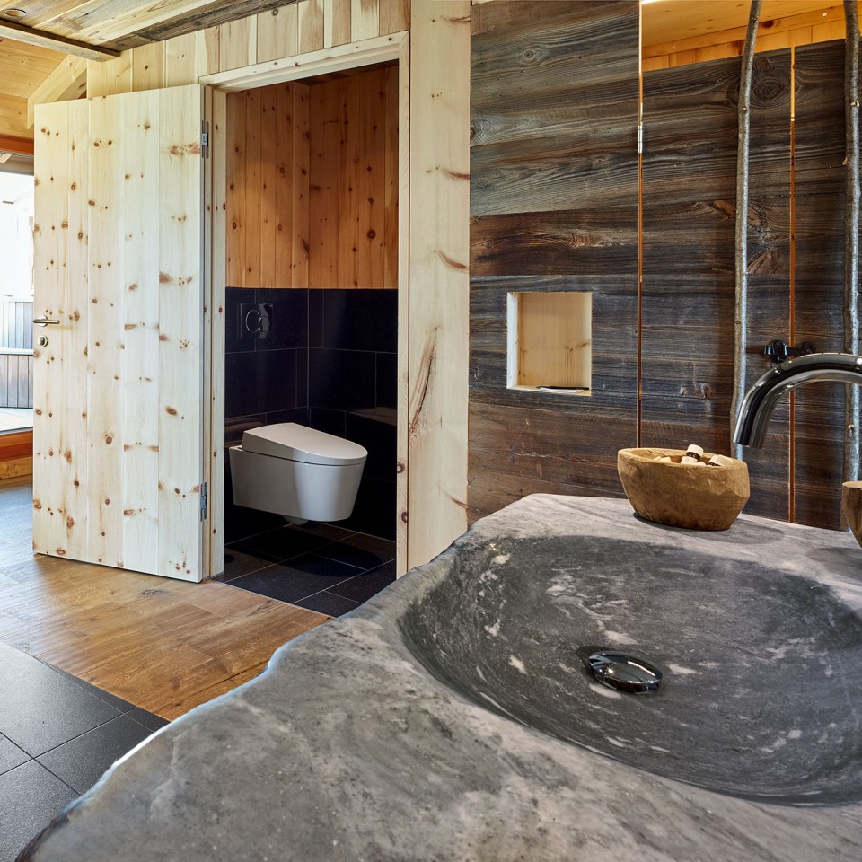 Wood in the bathroom | Geberit